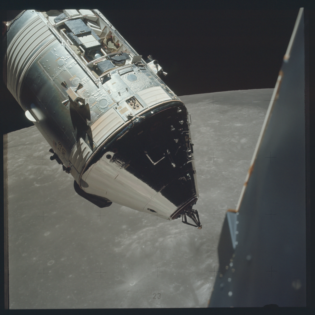 Nasa veröffentlicht über 8400 High-Res Fotos der Apollo Missionen ...